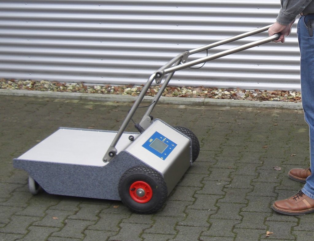 Horizontal contamination monitor - NUVIATech Instrument